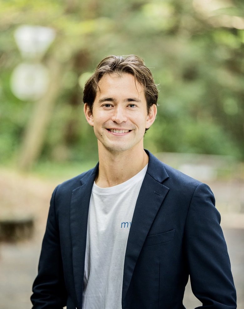 Robin Lewis - GLOBIS Insights